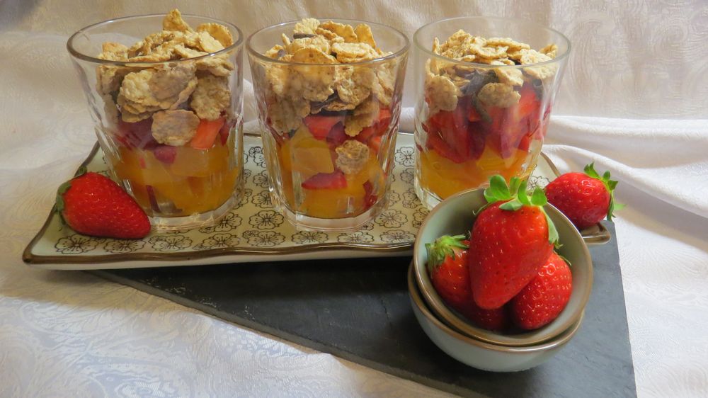 Picoteando ideas | Vaso de frutas y cereales con crema